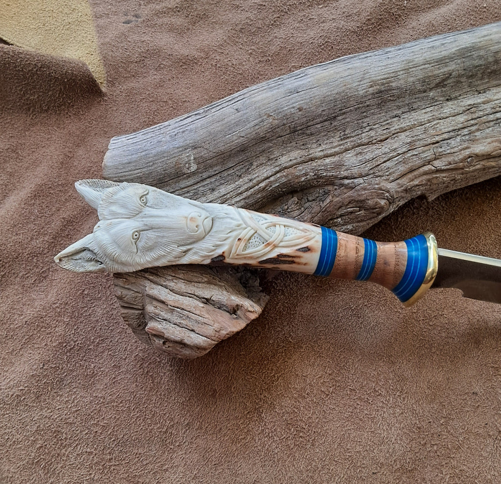 25-9 - Wolf Face with Celtic Knot Carved Deer Antler Blue Paper Micart ...